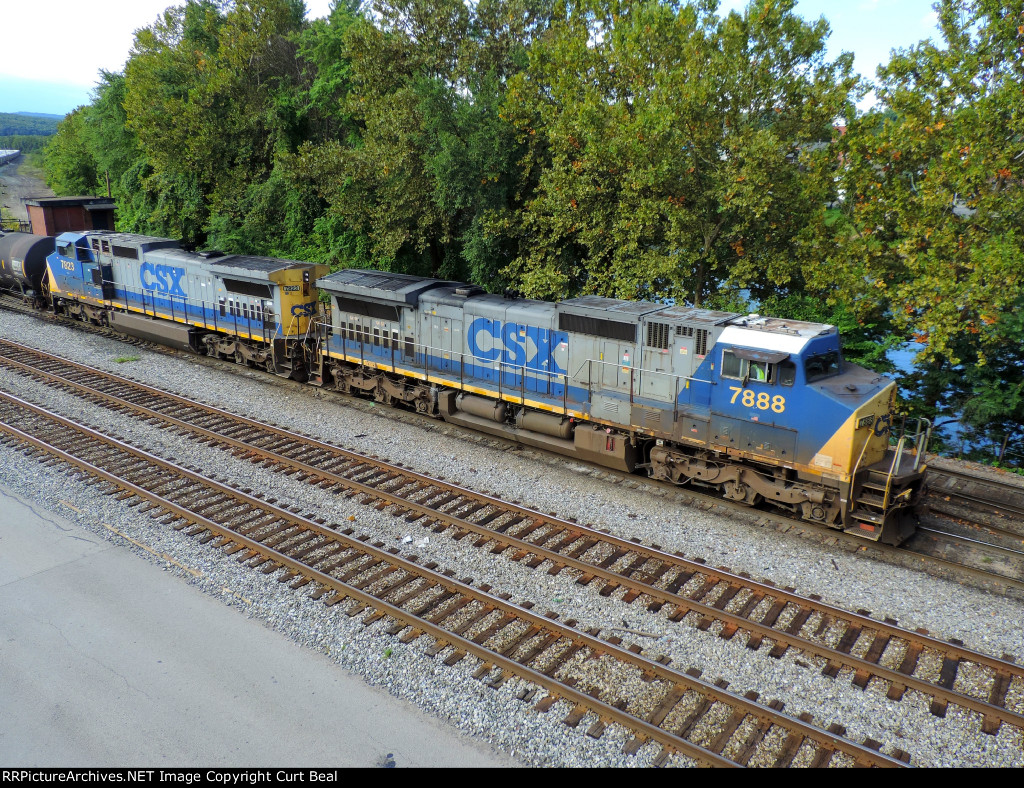 CSX 7888 and 7823 (2)